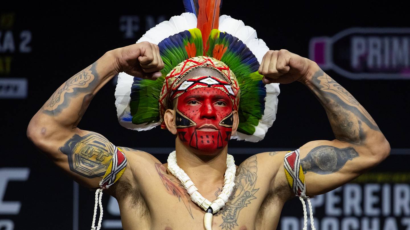 UFC triple-champ? Fans react as Alex Pereira fuels heavyweight rumors