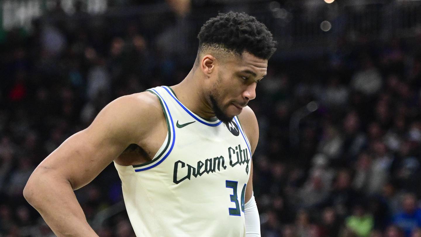 Brian Windhorst throws cold water on Knicks’ Giannis pursuit