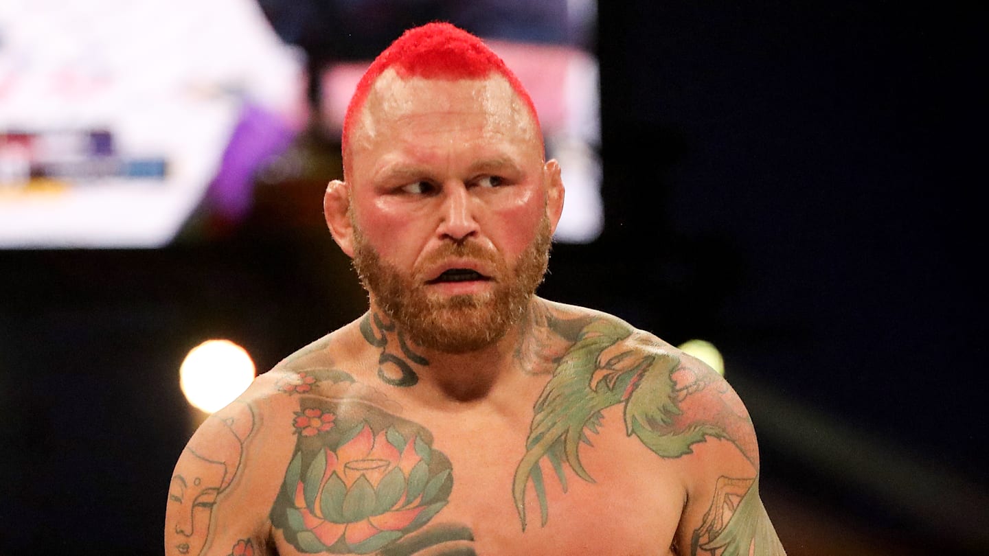 Former UFC fighter calls out Chris Leben for referee mistakes in latest ...