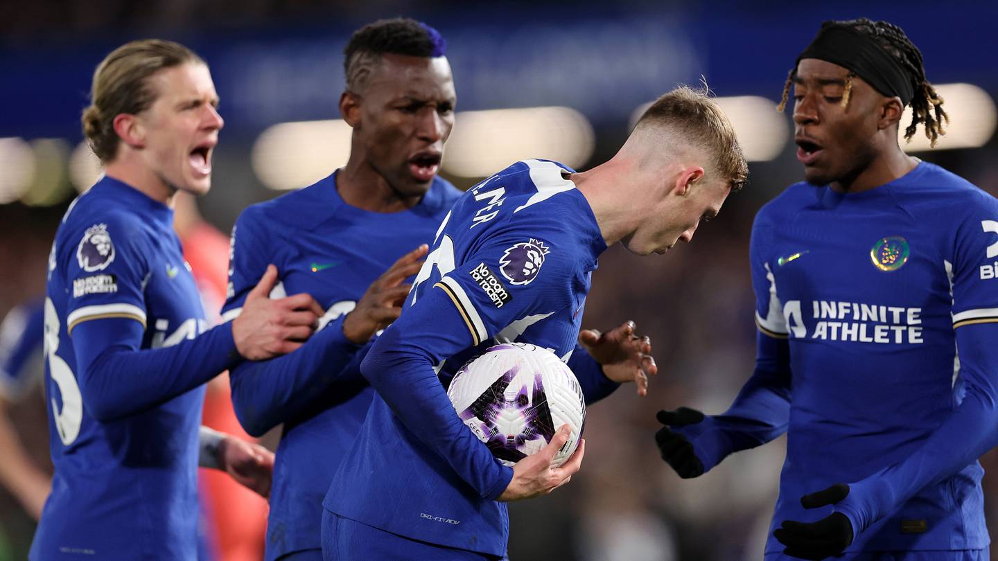 Chelsea star on course for golden boot so teammates fight him - sort it ...