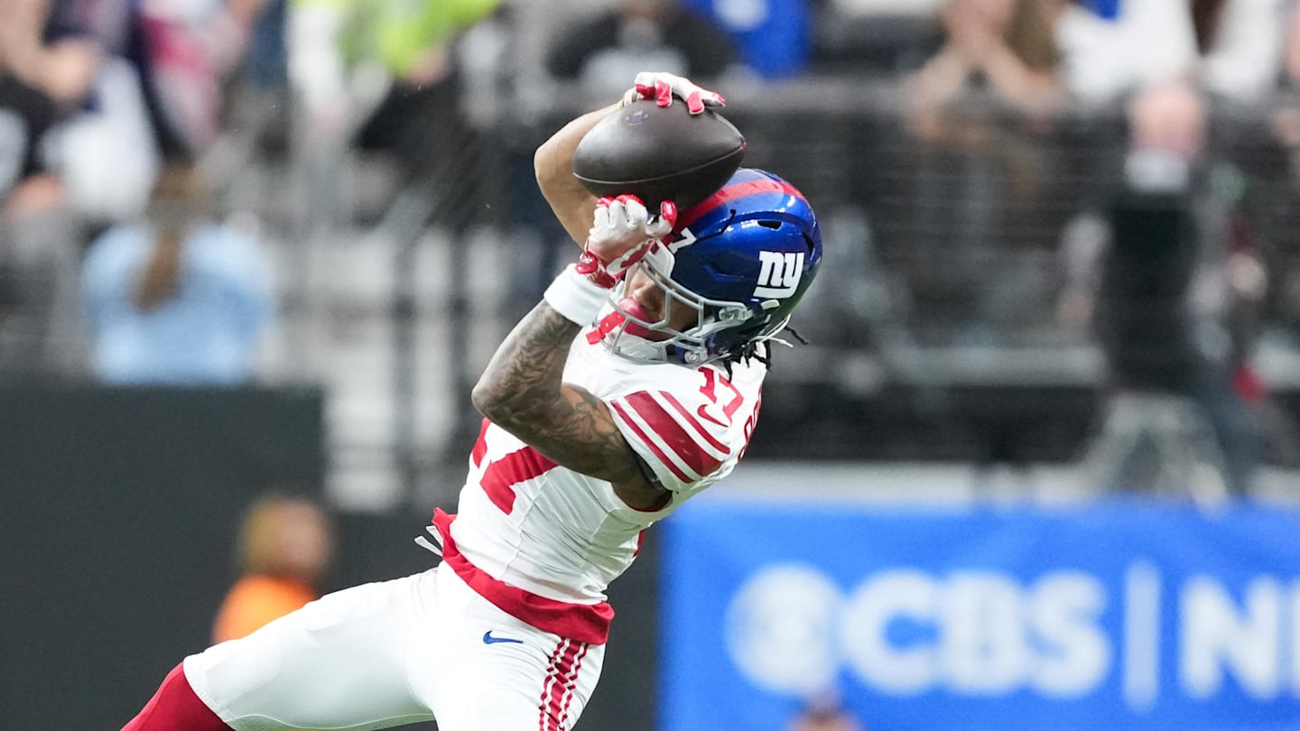 Wan'Dale Robinson's Career Comes Full Circle as Tops 1,000-yard Mark