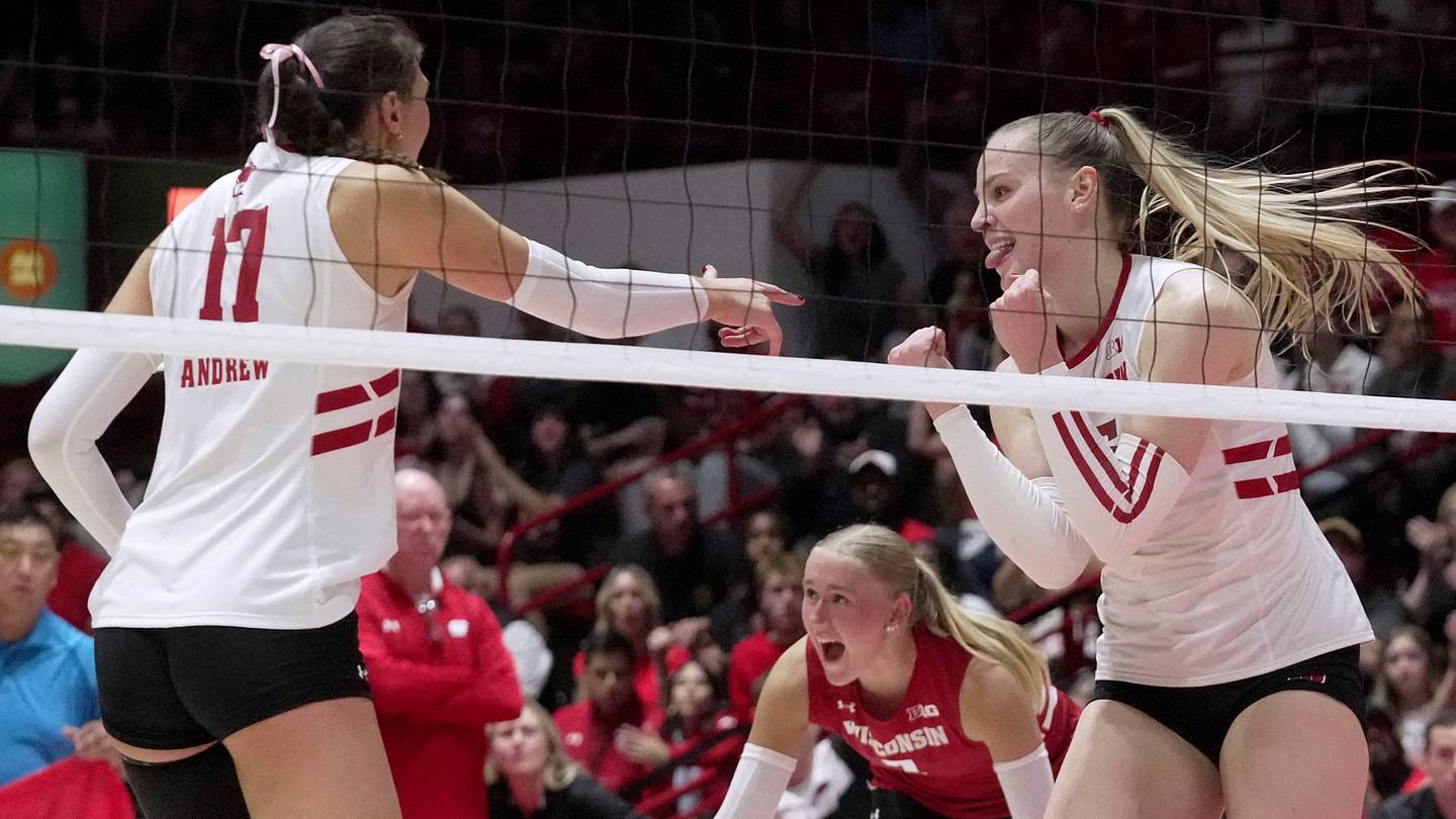 Wisconsin Badgers volleyball earns long list of AVCA awards for stellar ...