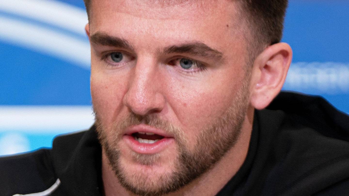 Rams legend Andrew Whitworth explains Max Klare's place in Sean McVay's ...