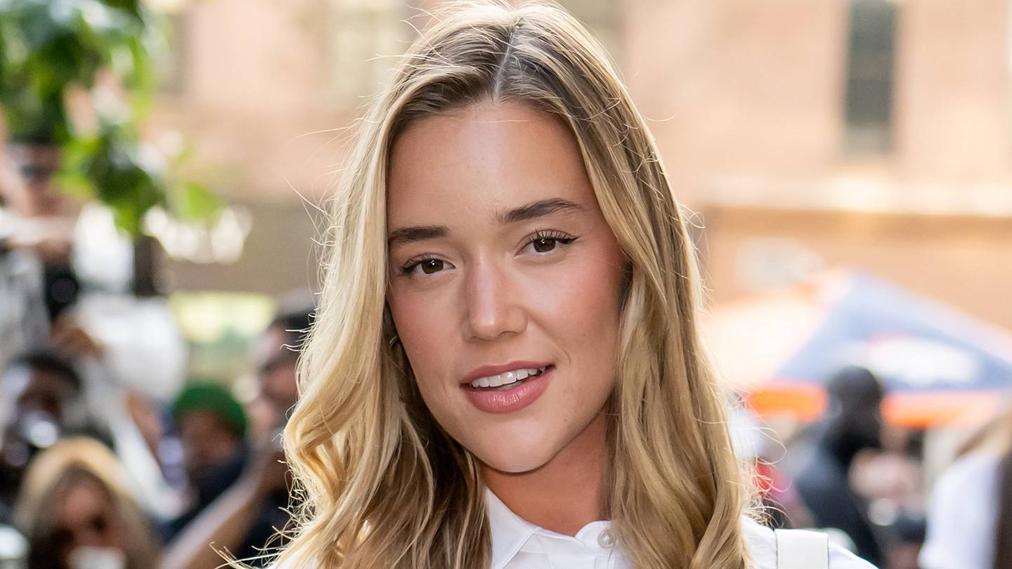 Olivia Ponton’s Latest Look Proves This Simple Autumn Staple Goes With ...