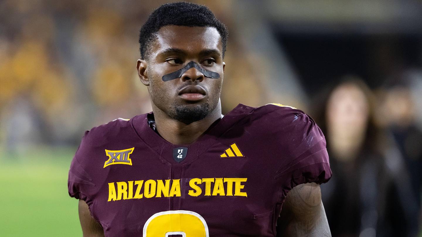Standout Arizona State Running Back Officially Enters Transfer Portal