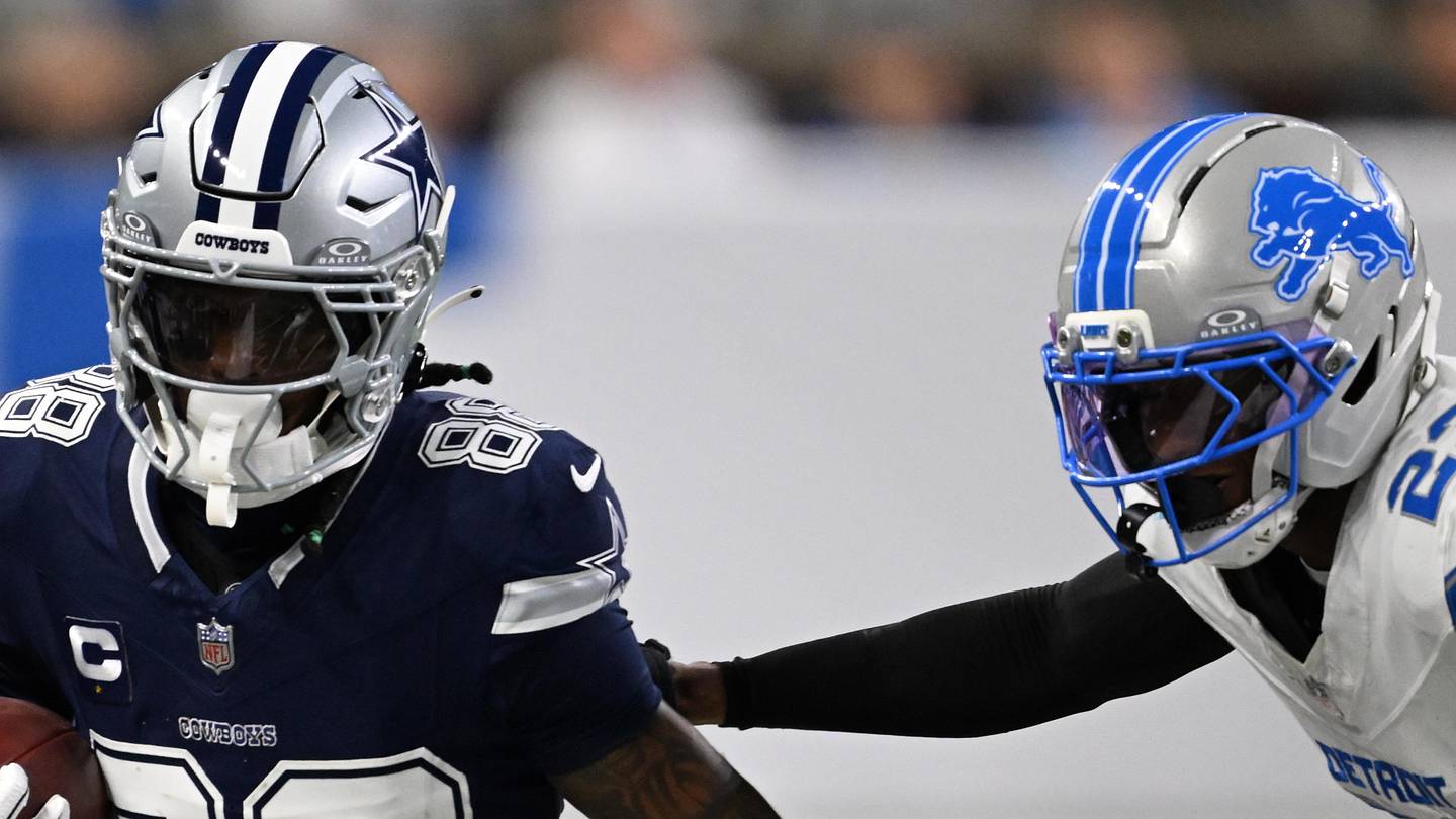 CeeDee Lamb injury update: Cowboys lose superstar WR to injury