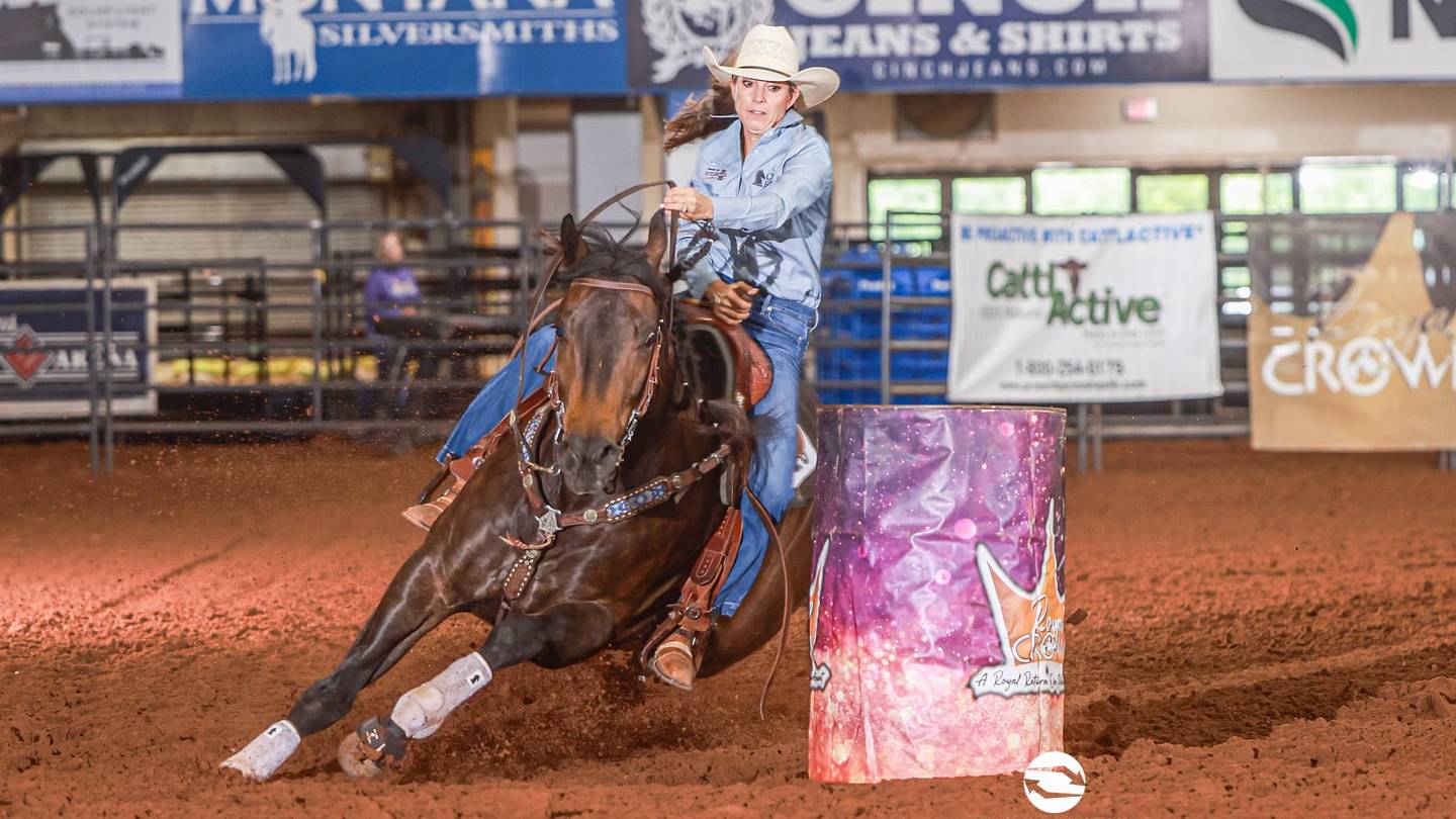 Reigning World Champion Claims Pink Buckle Derby and New Average Record