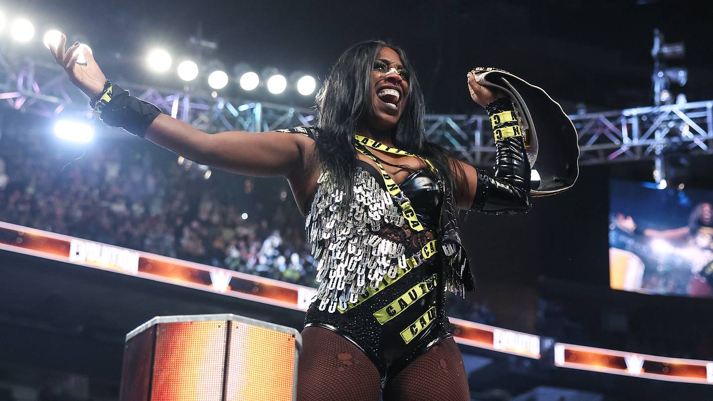 Naomi Announces Pregnancy, Relinquishes Women's World Championship On ...