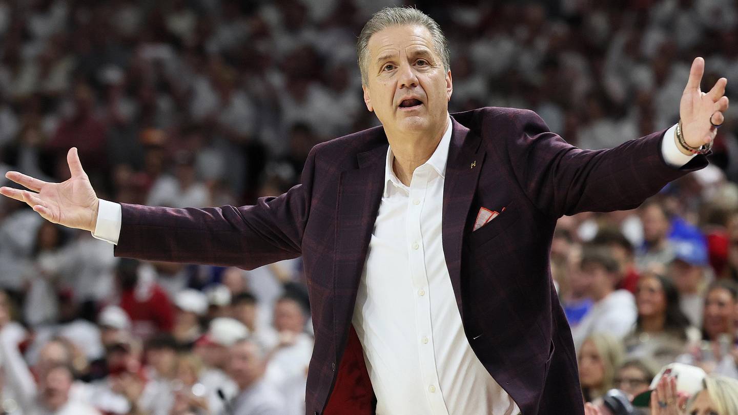 Razorbacks Win Big on Road, But AP Voters Not Impressed