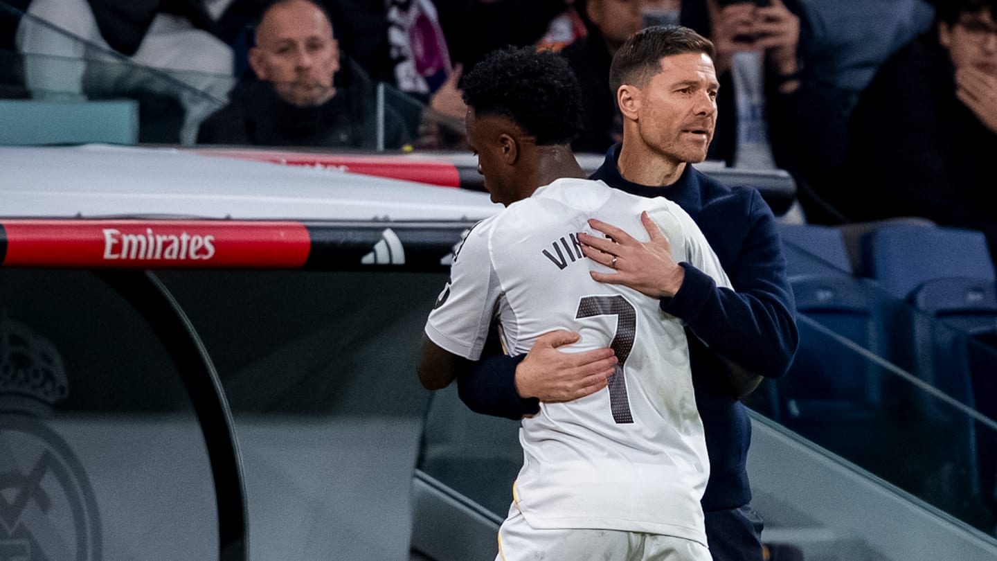 Xabi Alonso salió en defensa de Vinícius tras los pitos del Bernabéu ...