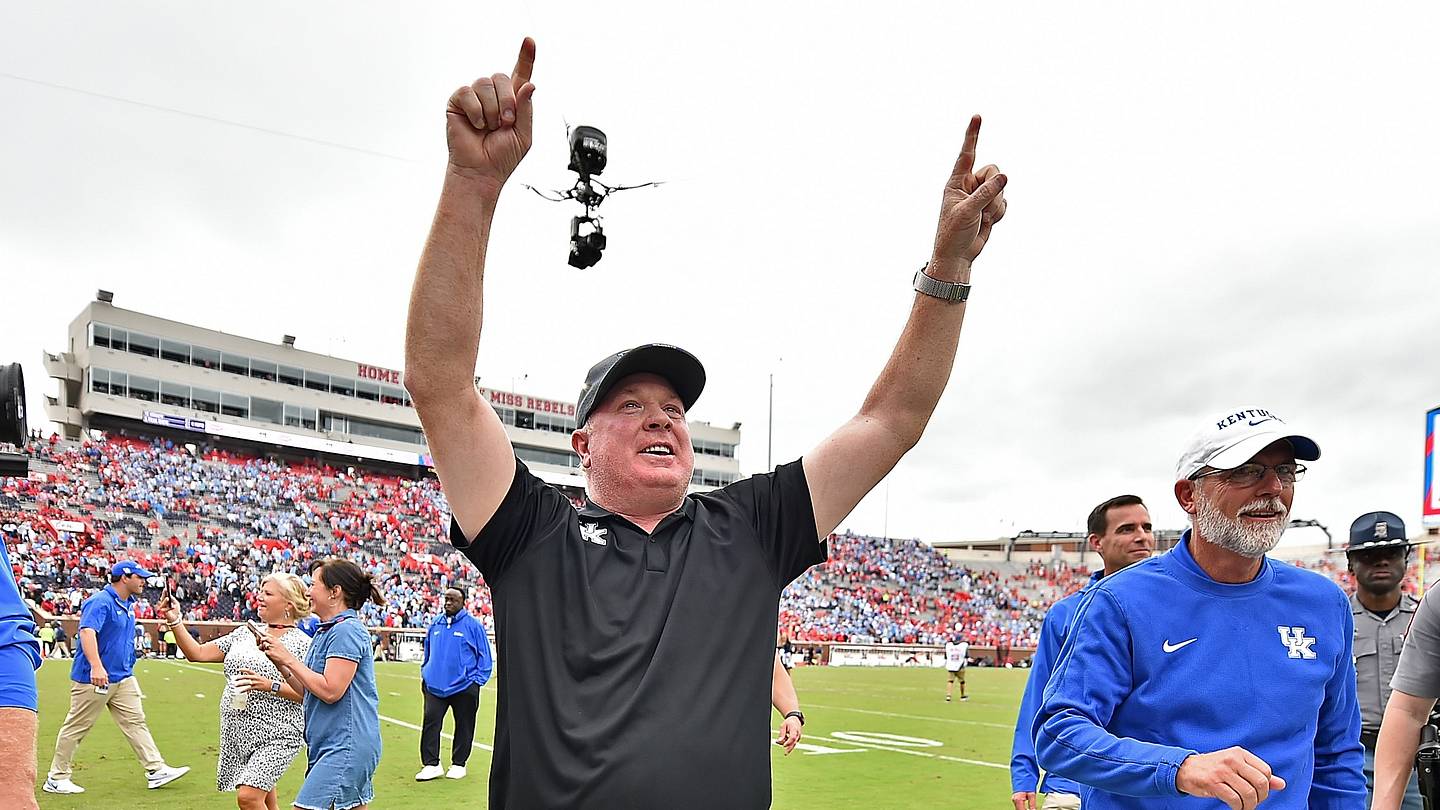 Mark Stoops reveals his 3-part formula to win with an inexperienced QB