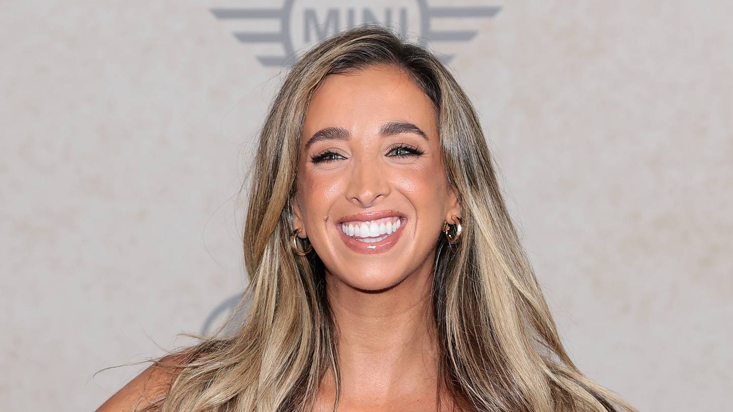 SI Swimsuit Model Katie Austin Is Pregnant, Expecting Baby No. 1 With ...