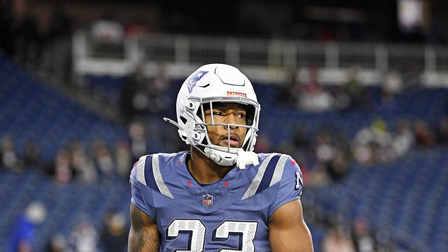 Two Patriots Earn PFWA Rookie Team Honors