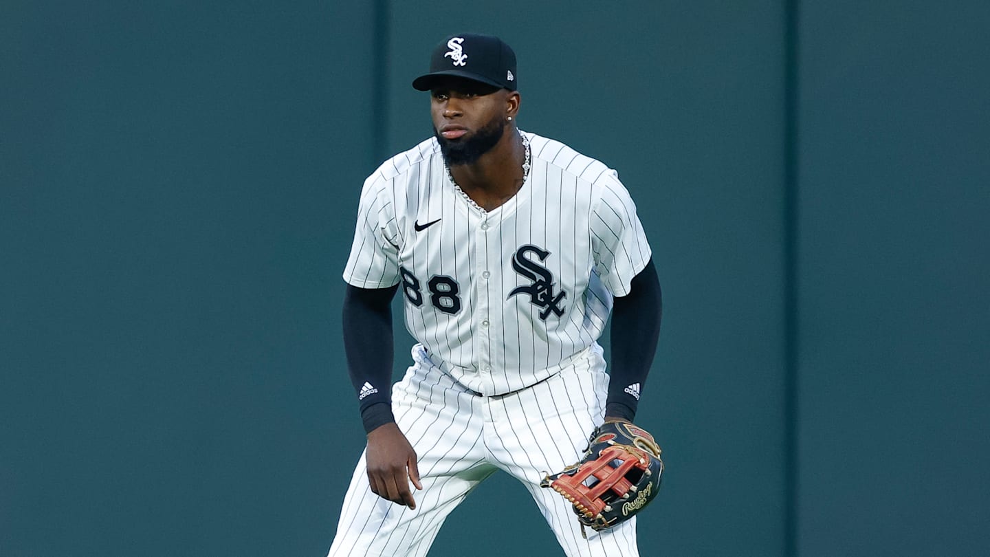 Luis Robert Jr.'s trade value declining puts pressure on White Sox to ...