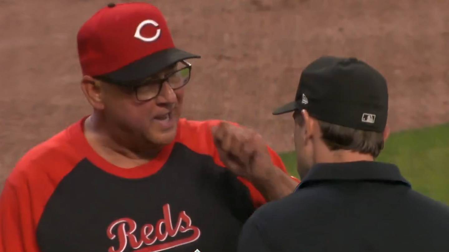 Controversial Call Just Before Braves Walk-Off Earned Terry Francona ...