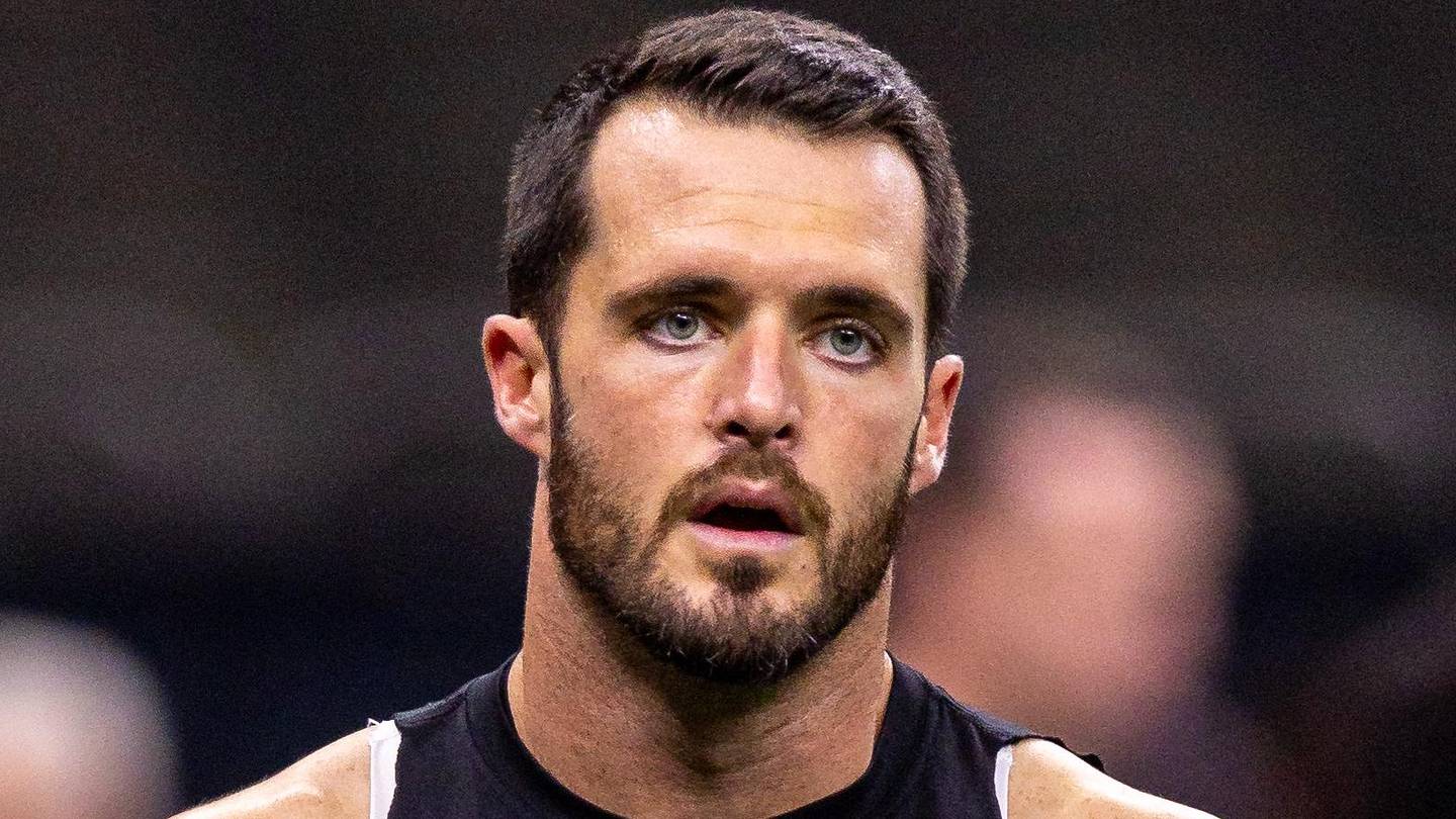 Derek Carr to the Vikings suddenly has real buzz behind it