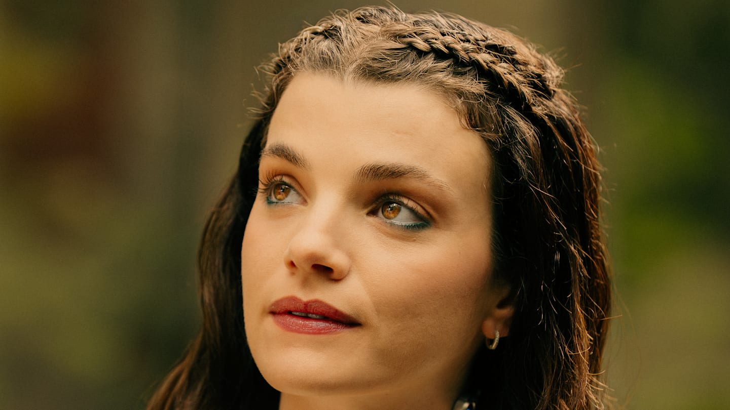 Star Trek actor feels 'very similar to' her Betazoid character