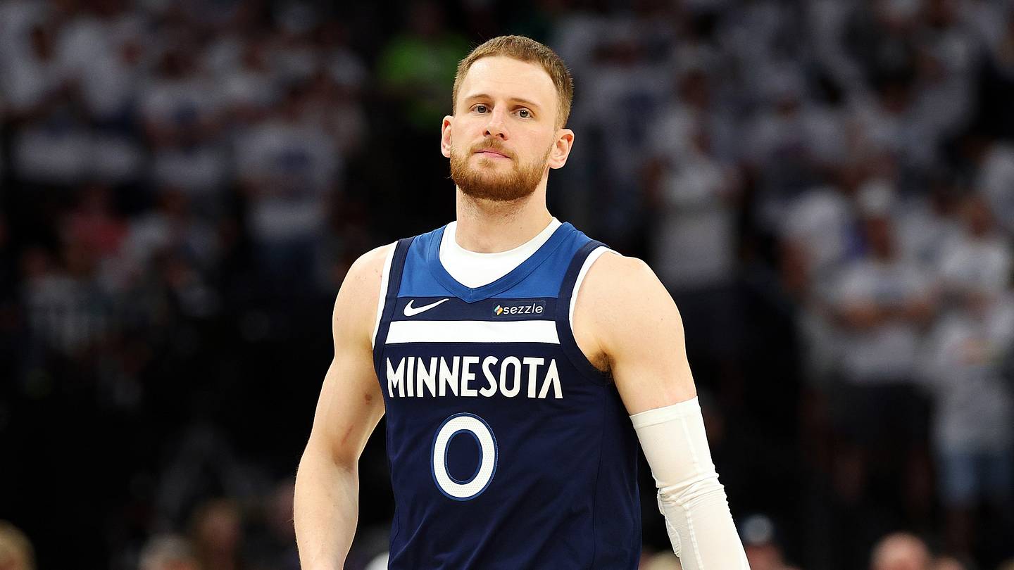Chris Finch just made his stance on Donte DiVincenzo crystal clear