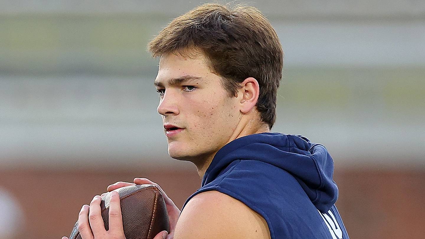 Analysts hail Drake Maye as the answer to Commanders' prayers