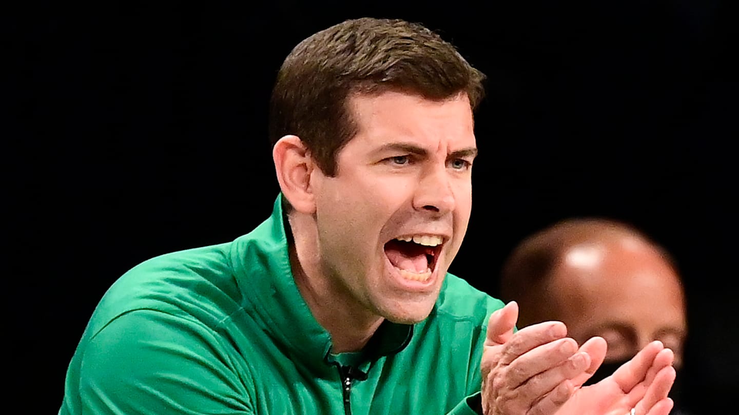 It took 32 seconds for Celtics new guy to prove why he was signed