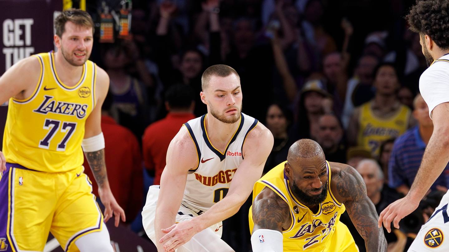 JJ Redick Praised LeBron James for Unprecedented Diving Move in Lakers ...