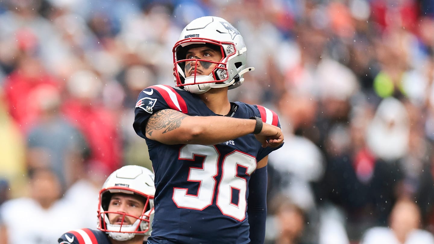 Former Hurricanes K Andy Borregales receives praise from Mike Vrabel