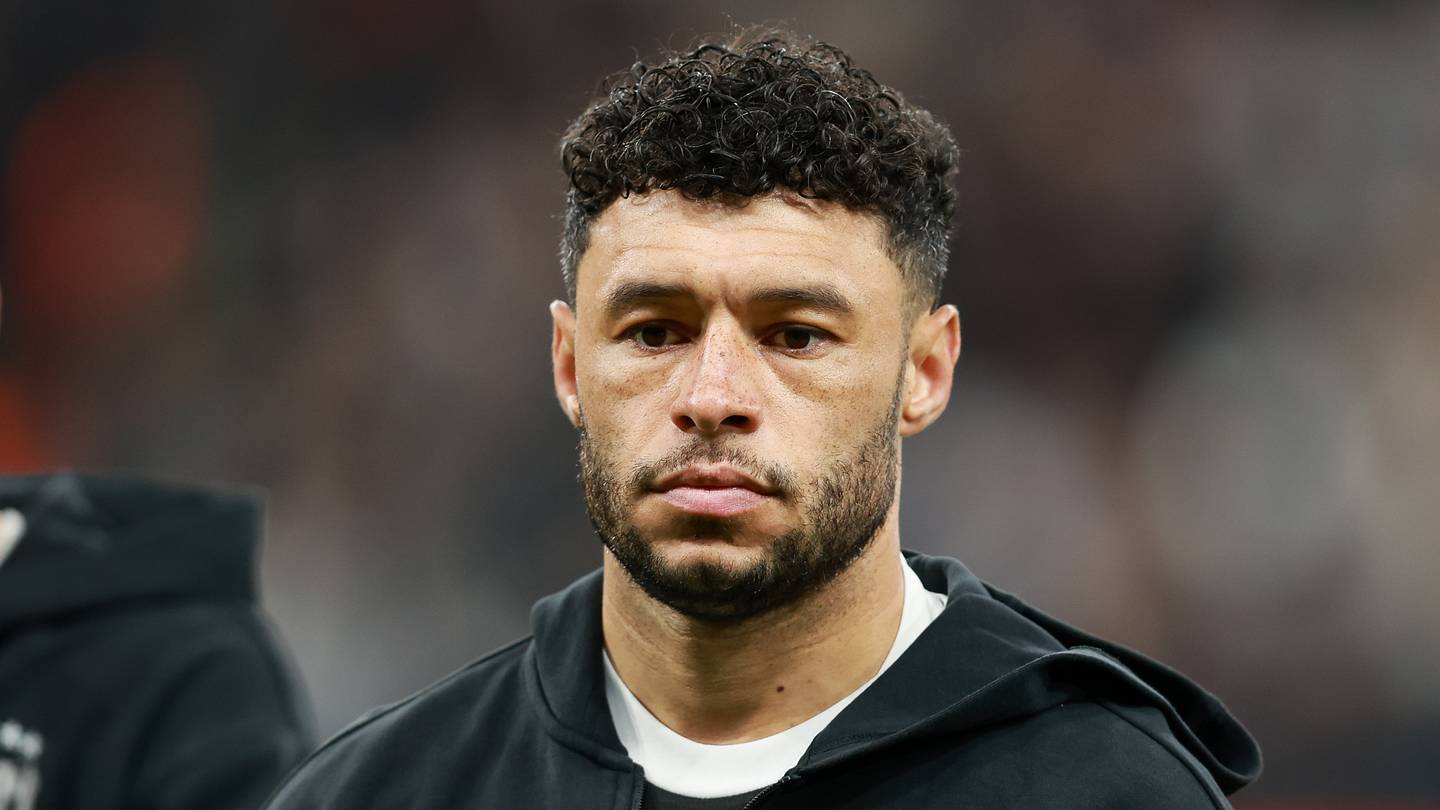 Fabrizio Romano confirmed what fans feared about Alex Oxlade ...