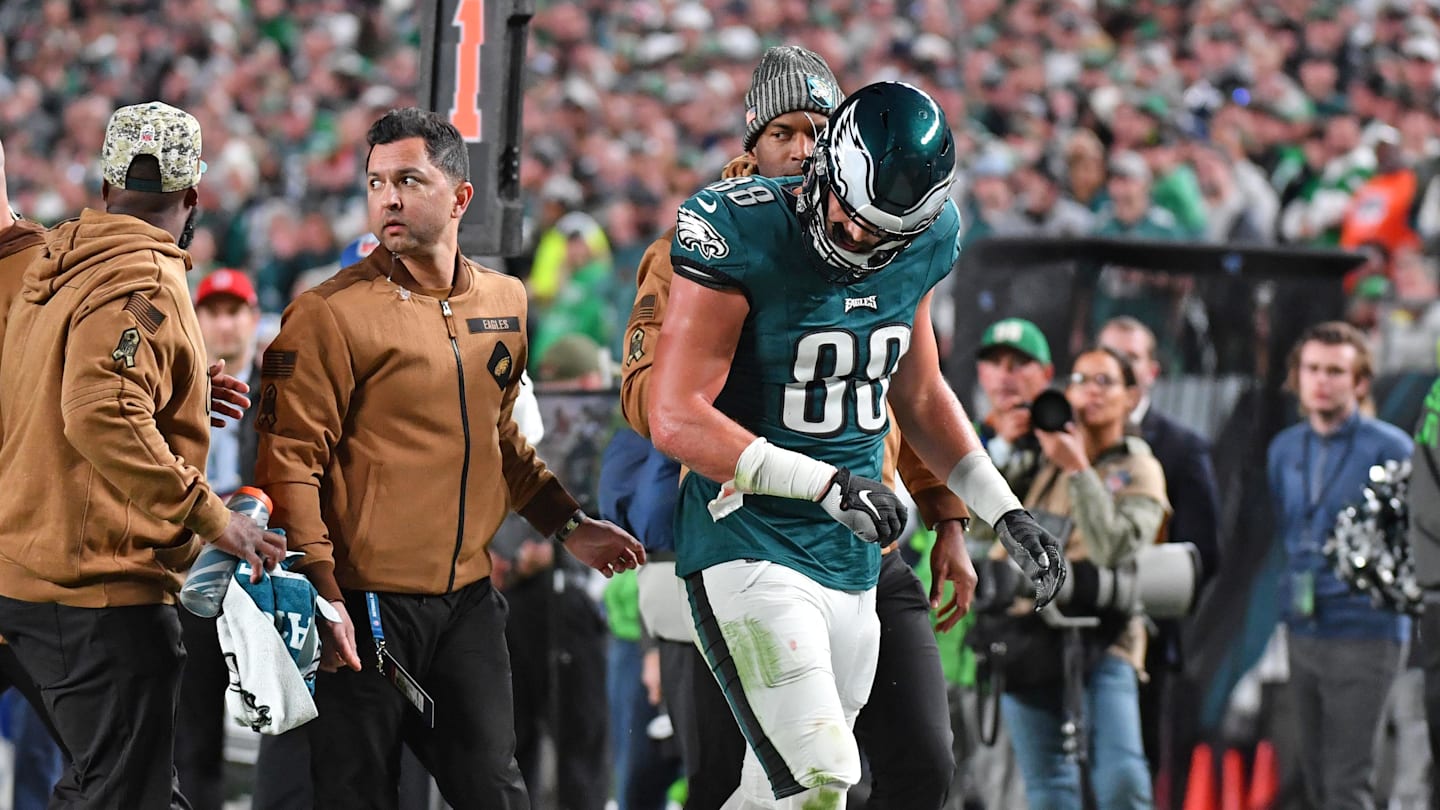 Dallas Goedert Throws Eagles New Injury Curveball They Should've Saw Coming