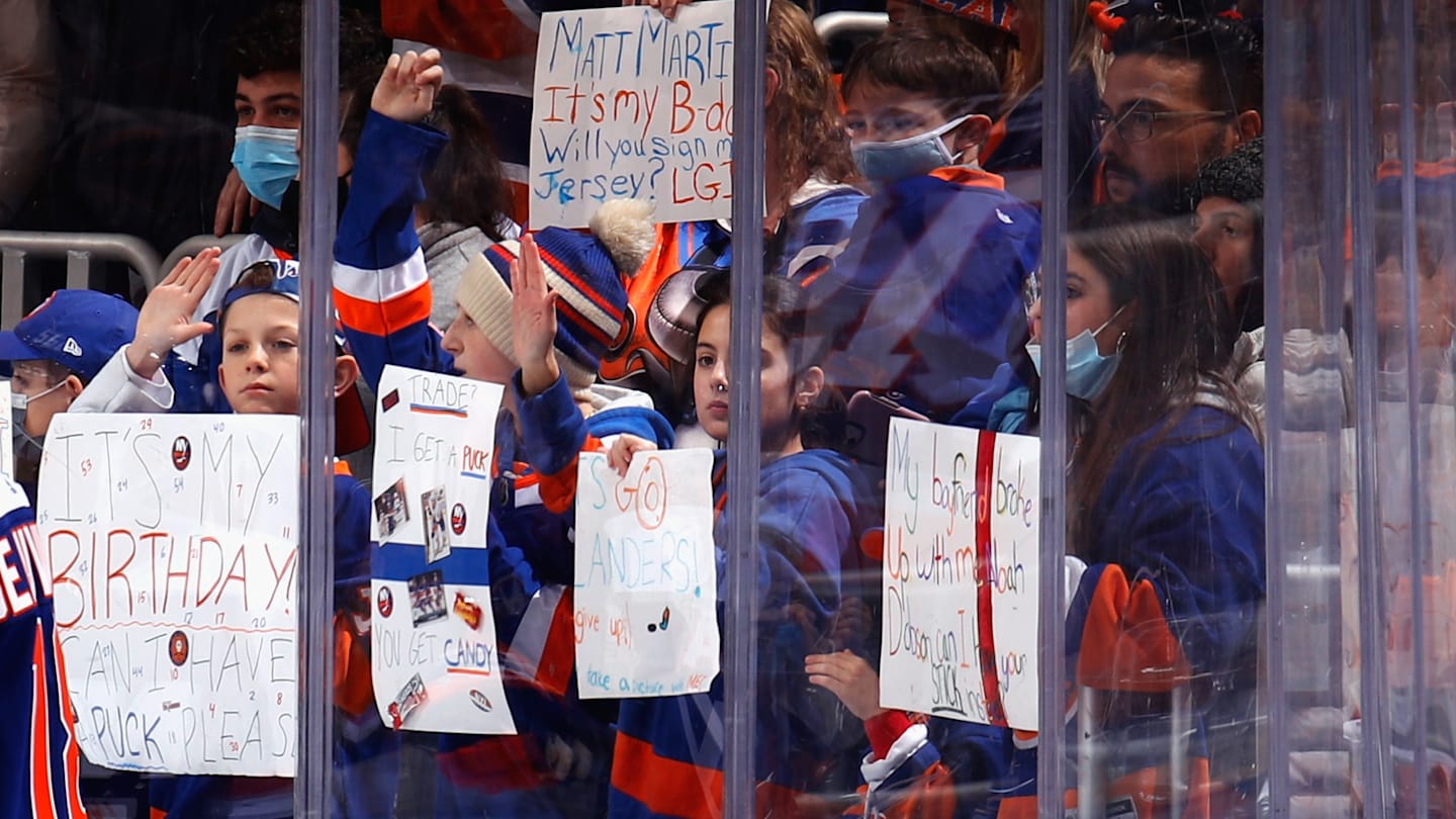 Fans Say NY Islanders are Restricting Fan Access Behind the Glass ...