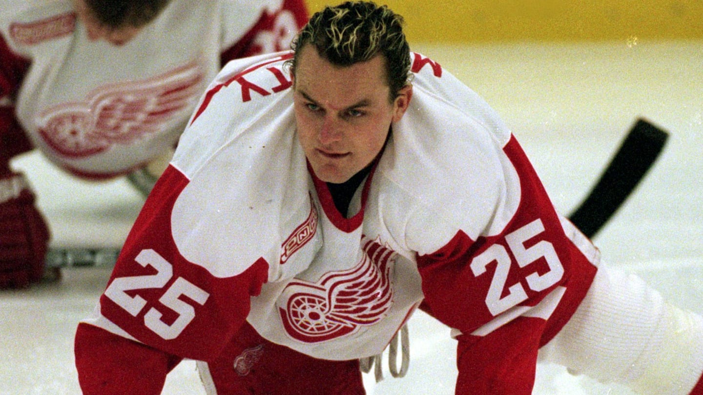 Red Wings-Avalanche rivalry peaked in all-out brawl at Joe Louis Arena