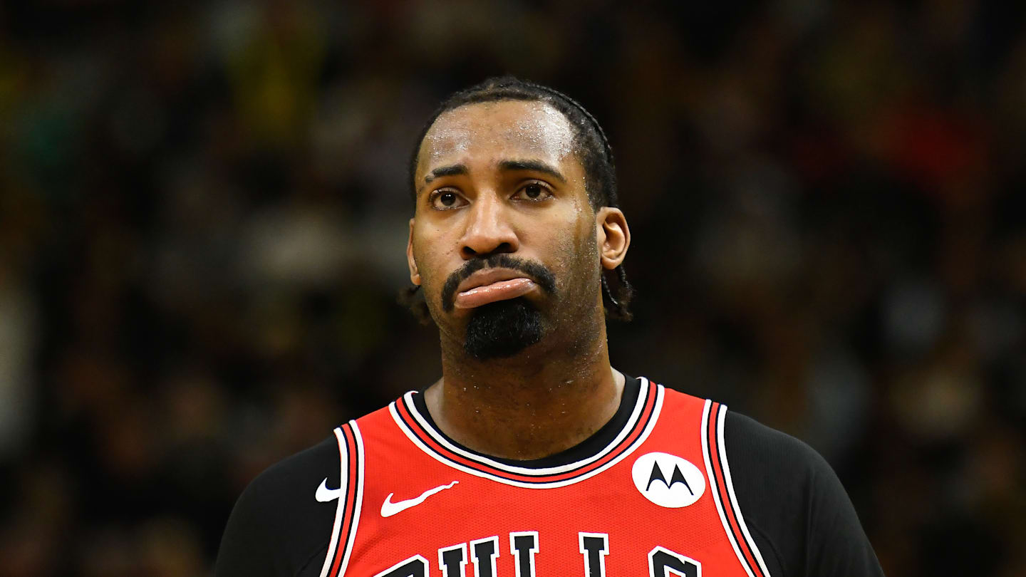 Former Bulls center is falling apart with no sign of recovery