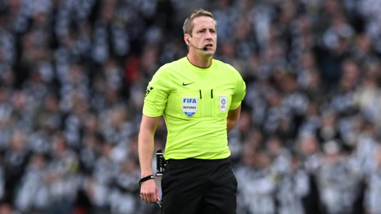 Newcastle vs Chelsea: Who is the referee and VAR for the Premier League ...
