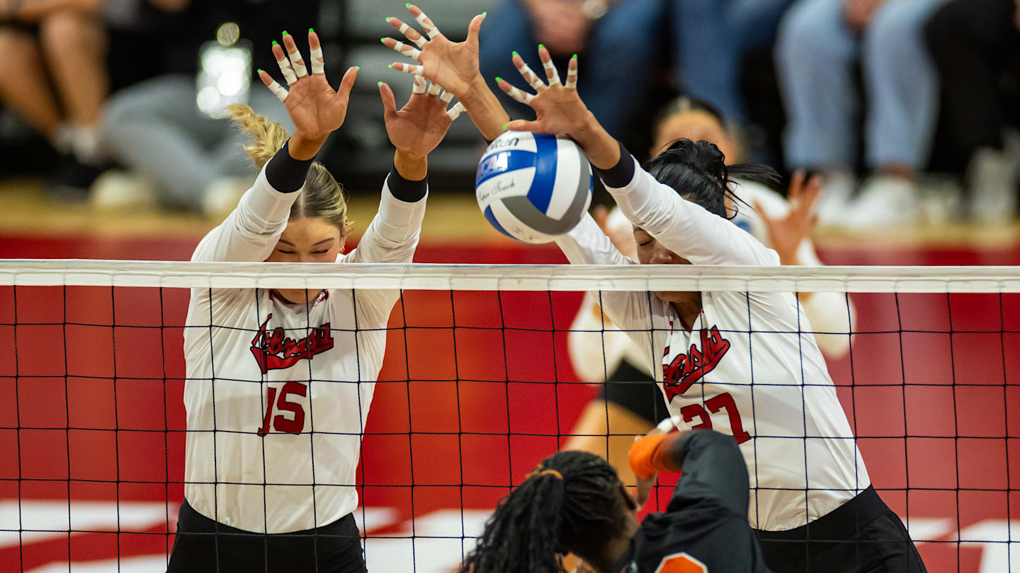 Nebraska Volleyball Cruises in First-Round Sweep of Florida A&M