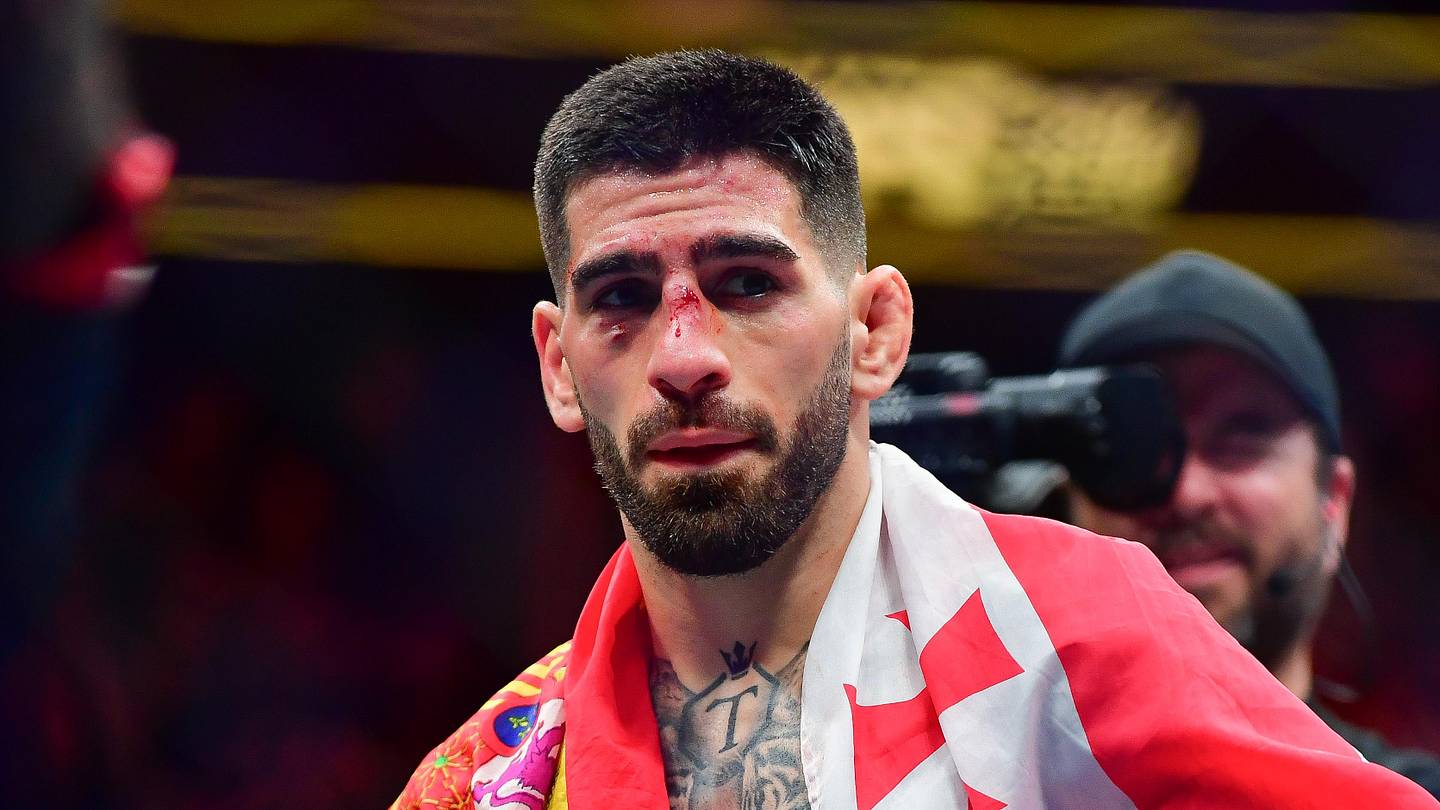 Ilia Topuria sick of boxers like Terence Crawford disrespecting MMA ...
