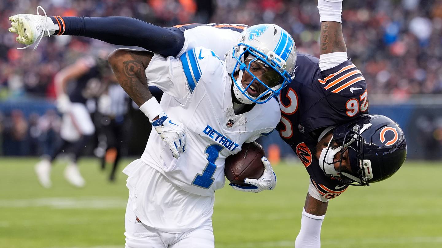 Nahshon Wright Is Giving Bears Every Reason to Pull the Plug