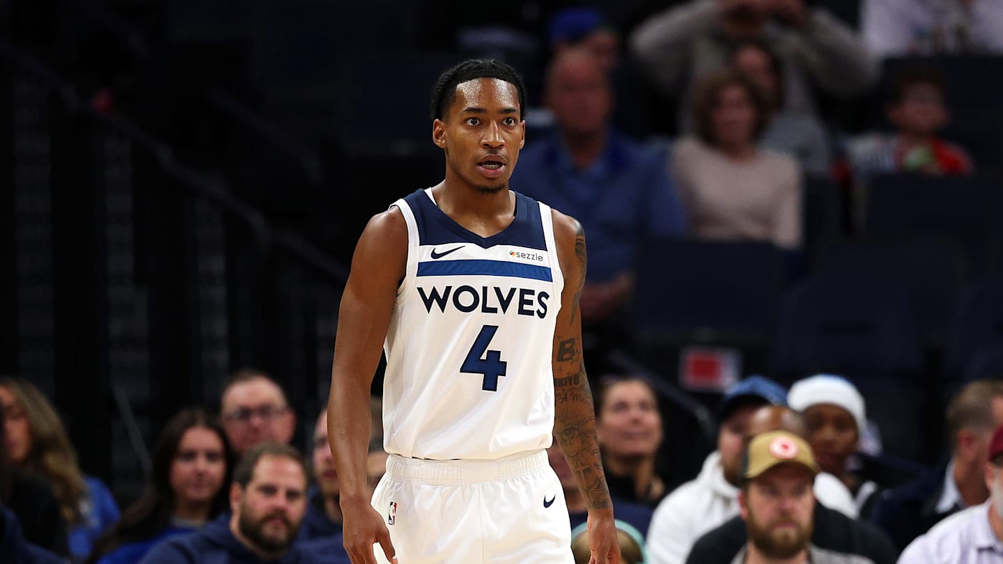 Rob Dillingham's early-season play has one glaring red flag