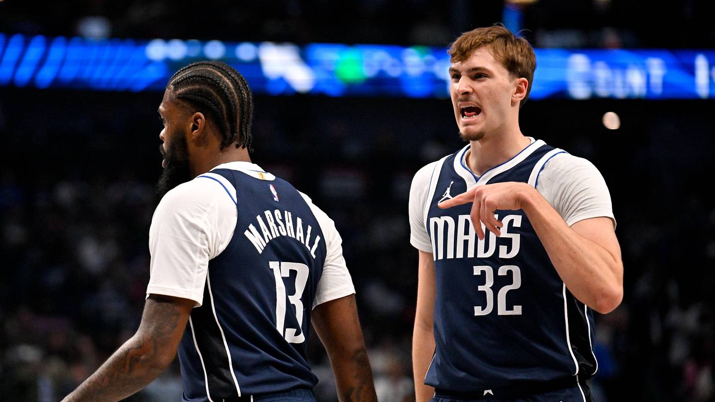 Projecting the Mavericks Starting Lineup and Rotation After the Trade ...