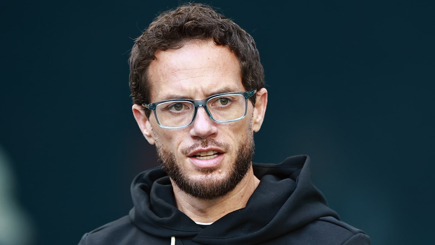 Commanders risk watching their Mike McDaniel dream take shape elsewhere