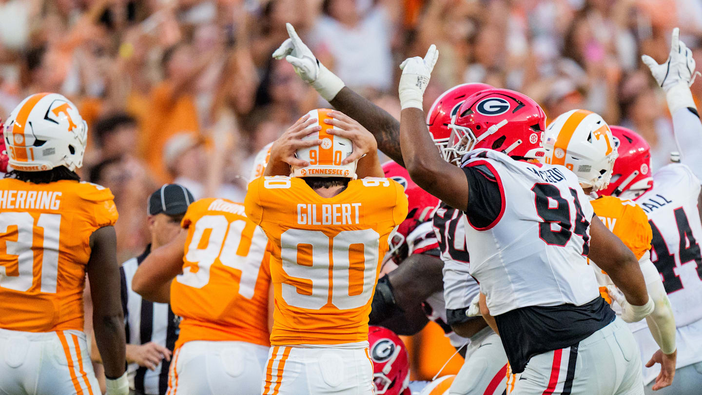 Former stud Tennessee WR immediately sent Max Gilbert love after missed FG