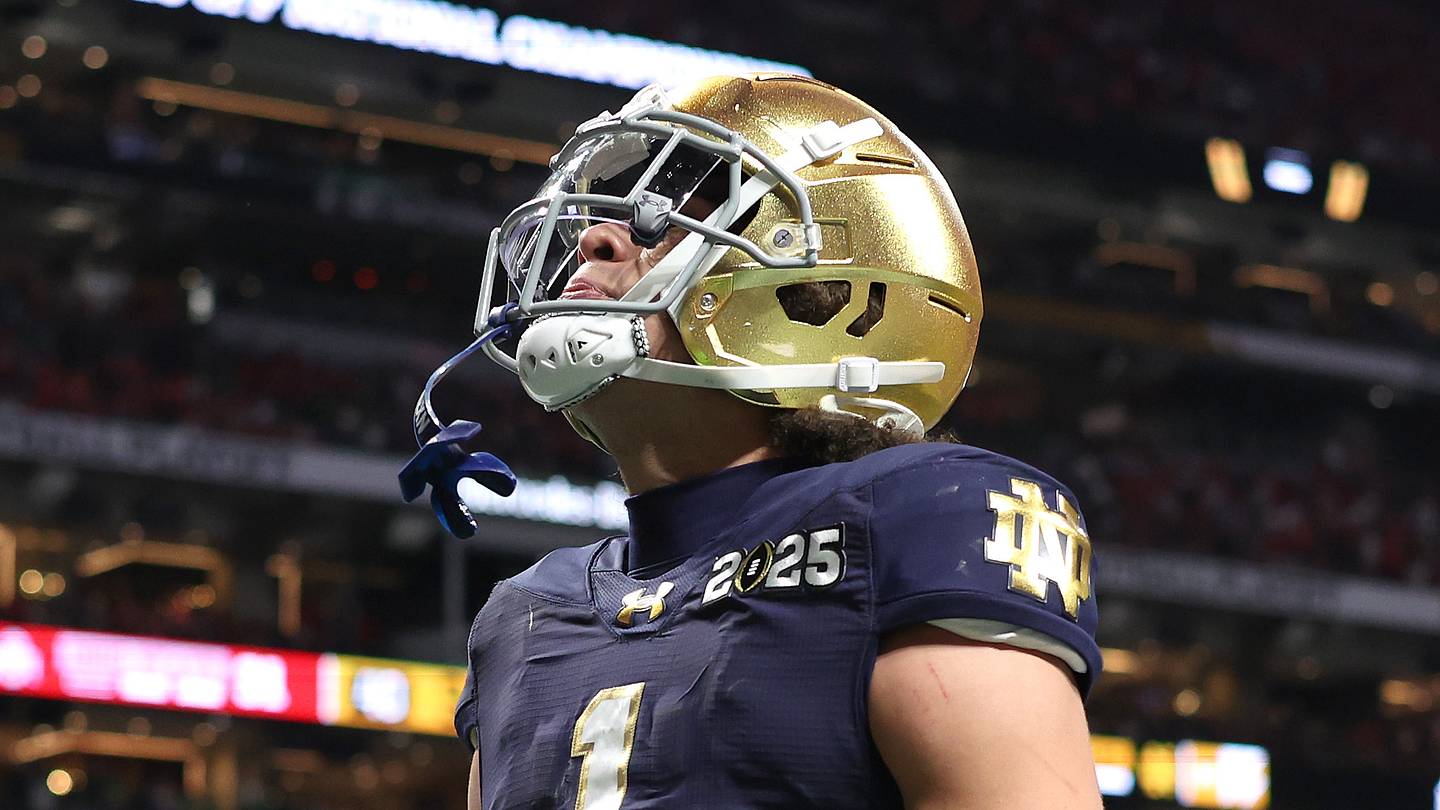 CFB analyst insists its time to 'buy stock' in rising Notre Dame superstar