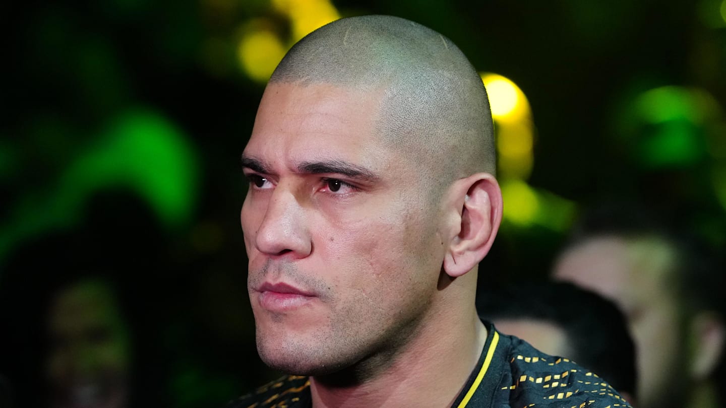 Will Alex Pereira stay at light heavyweight and fight this former UFC ...