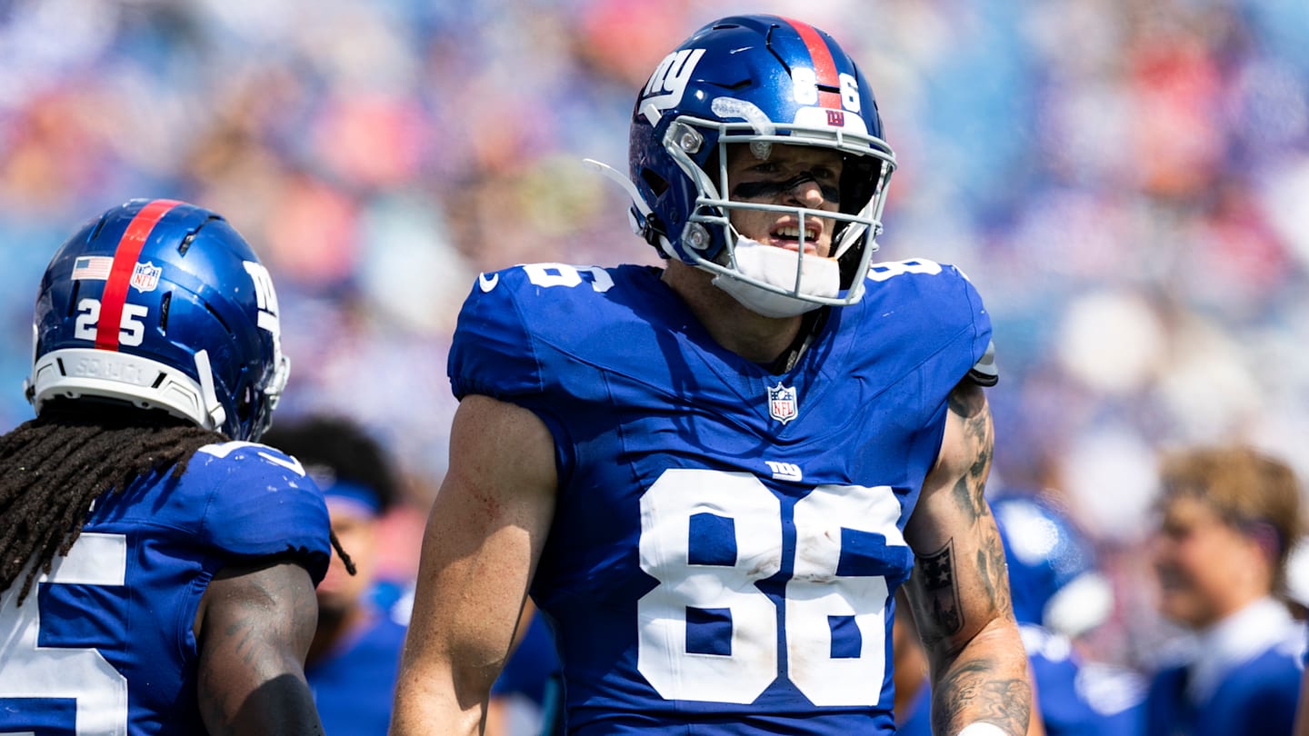 Giants rookie wins roster spot and receives major backing from college ...