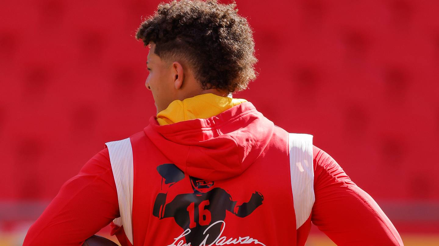 Patrick Mahomes becomes Chiefs all-time leader in touchdown passes