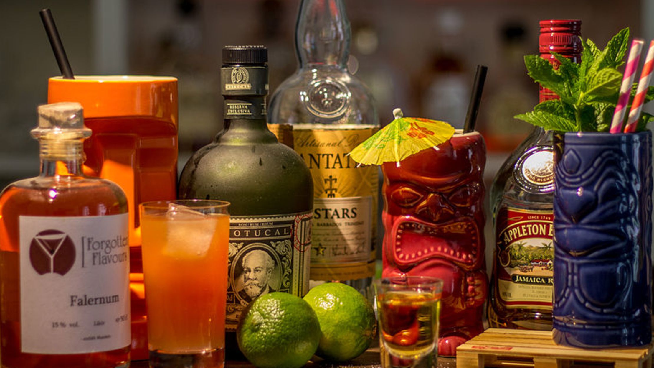 9 Amazing Tiki Bars | Mental Floss