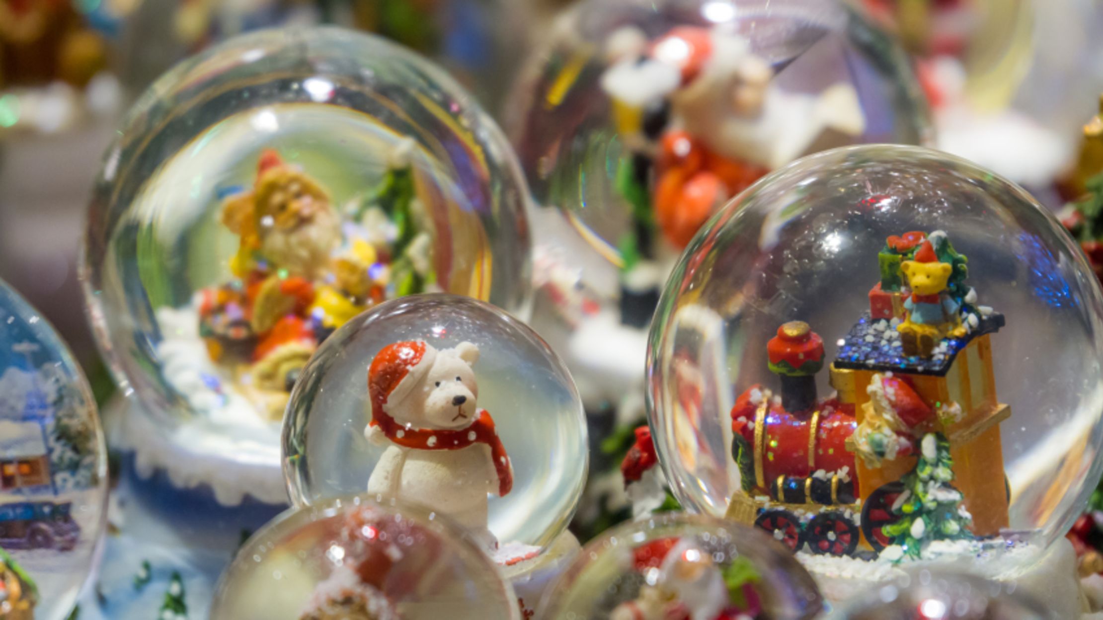 A Brief History Of Snow Globes Mental Floss a-brief-history-of-snow-globes-mental-floss