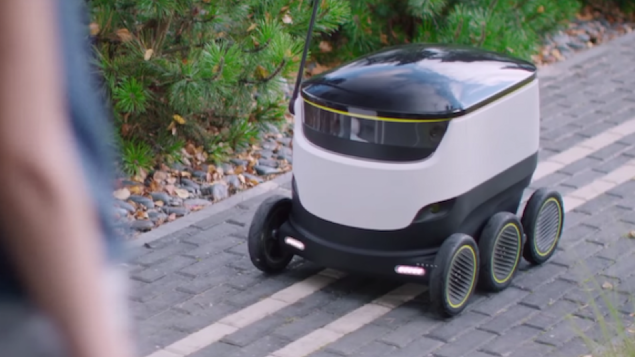 Self-Driving Delivery Robots To Be Tested in London | Mental Floss Self-Driving Delivery Robots To Be Tested in London | Mental Floss