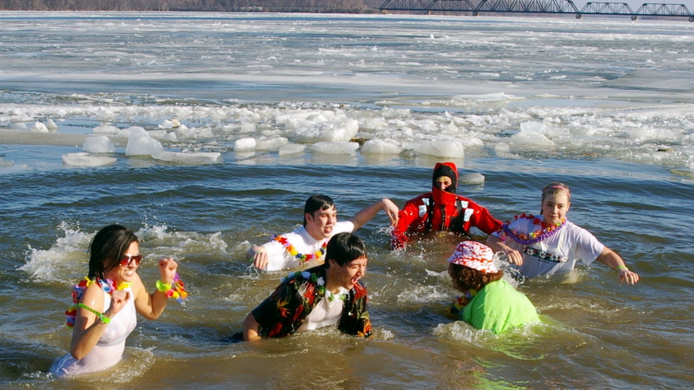 Weekend Links: Taking the Polar Bear Plunge | Mental Floss