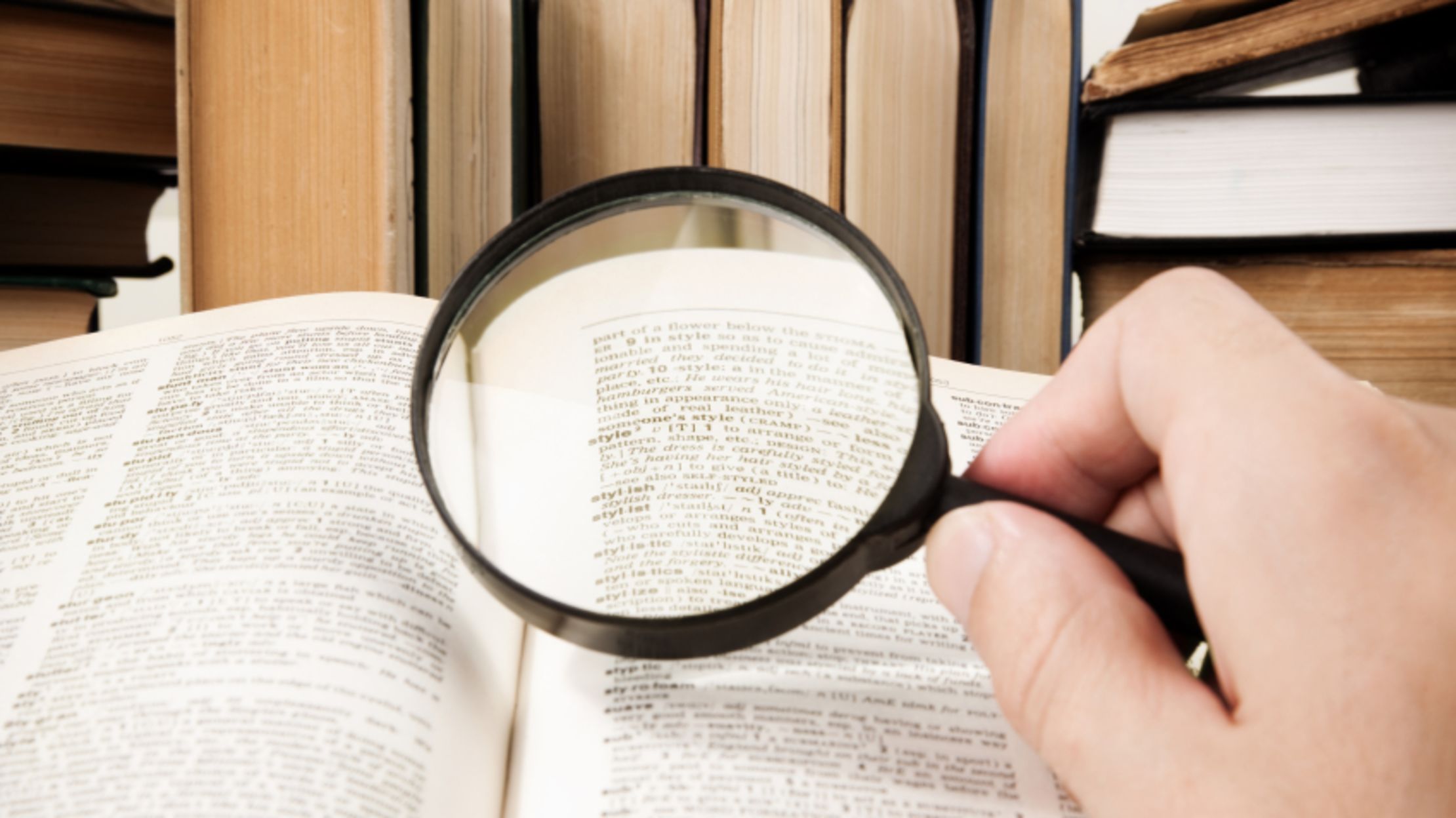 10 Verbs With Two Past Tense Forms That Creeped or Crept Into English 10-verbs-with-two-past-tense-forms-that-creeped-or-crept-into-english