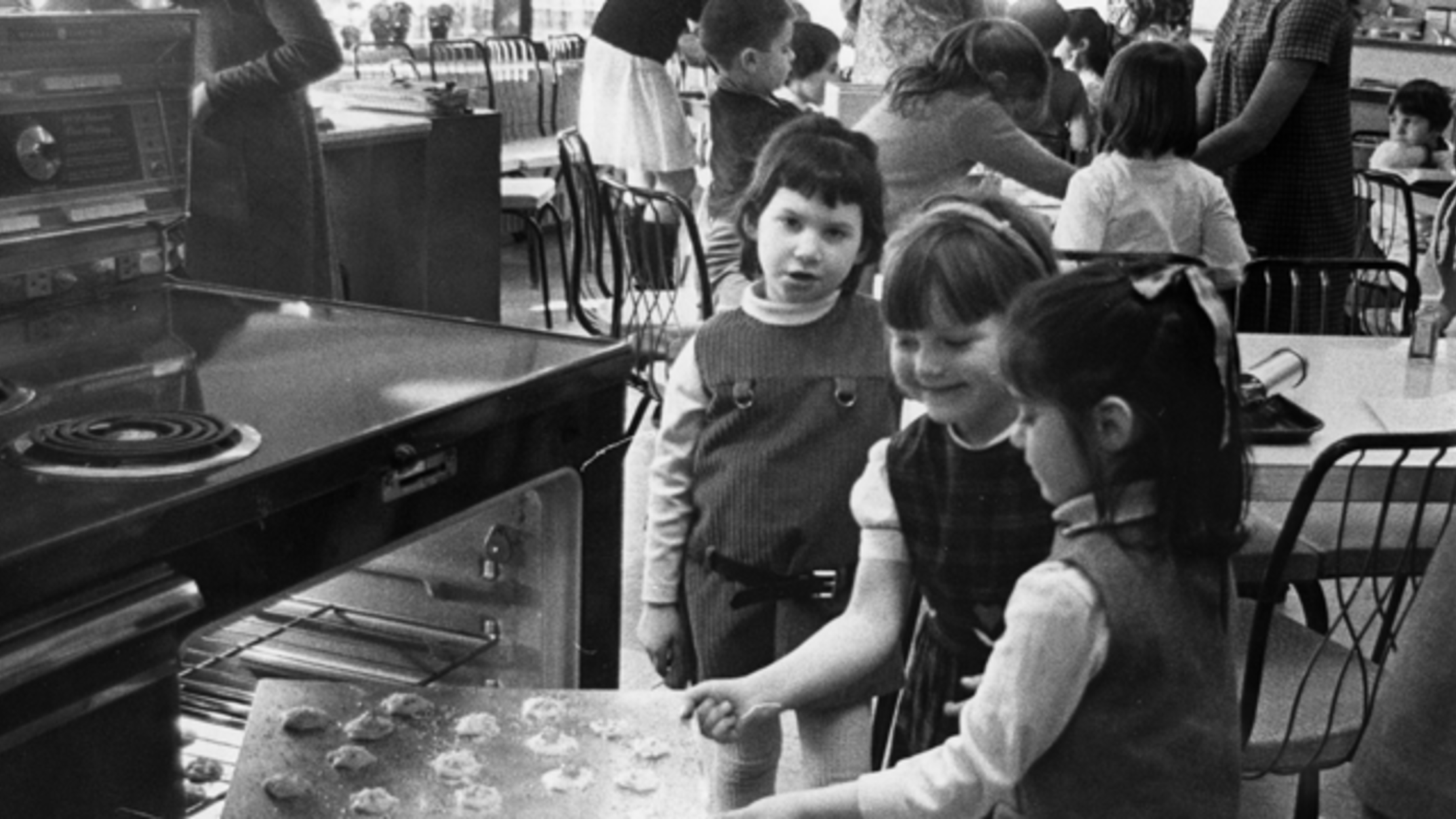 9 Delightful Recipes From the 1950s You Should Make with Your Kids ...