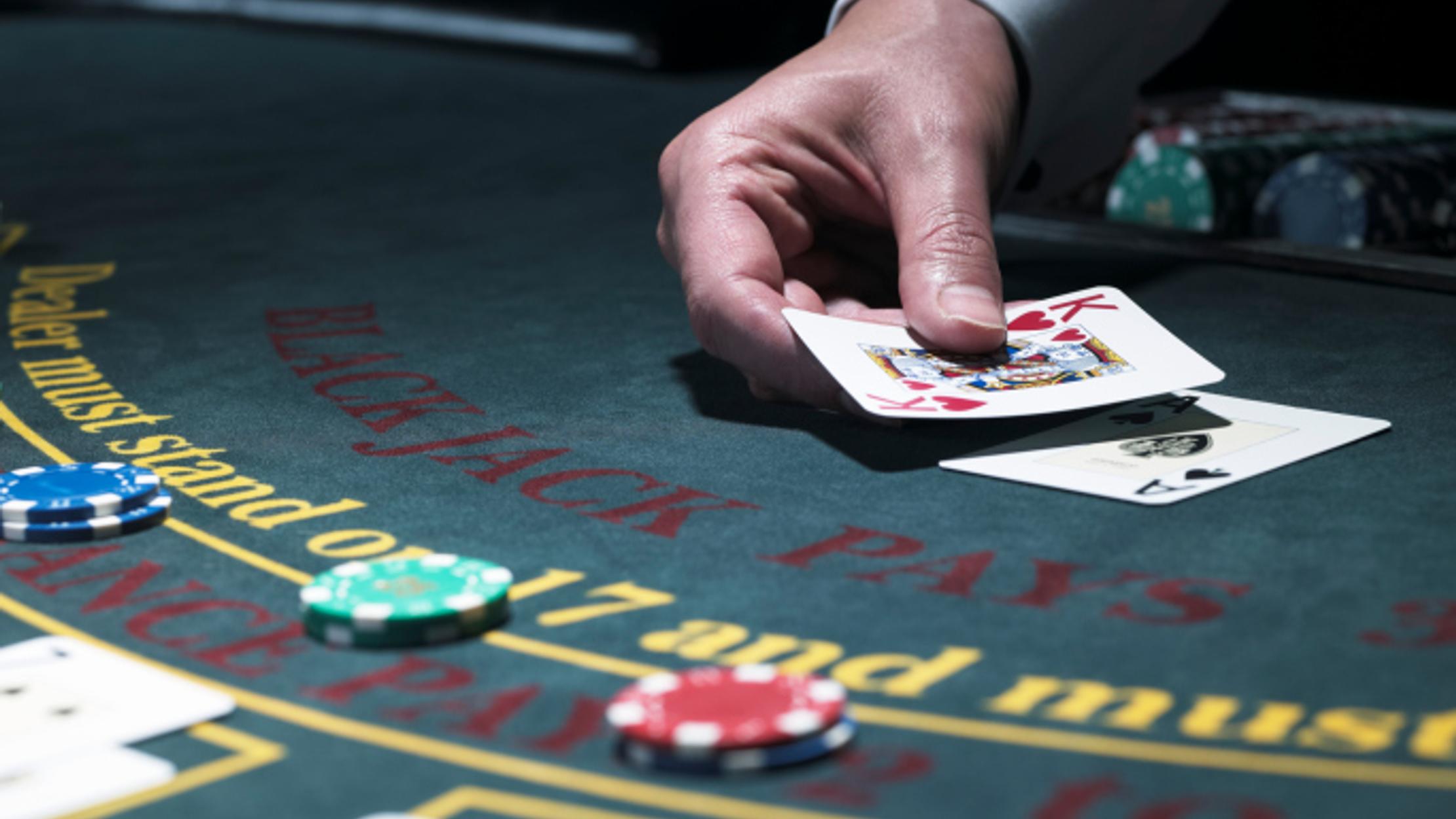 How Does Counting Cards In Blackjack Work Mental Floss How Does Counting Cards In Blackjack Work Mental Floss